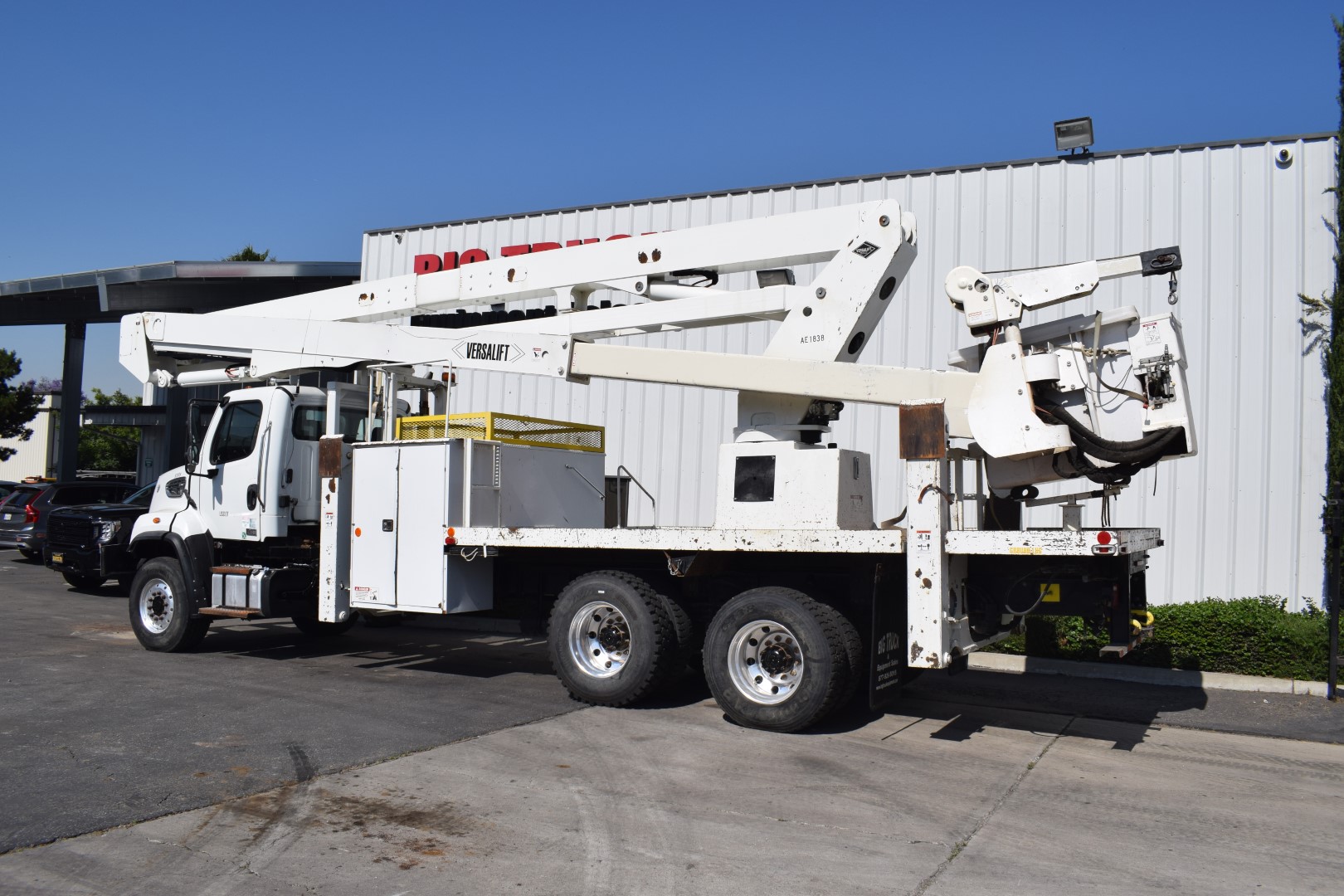 2013 Freightliner 108SD 6x6 Versalift VST-9000 95' Bucket Truck For Sale