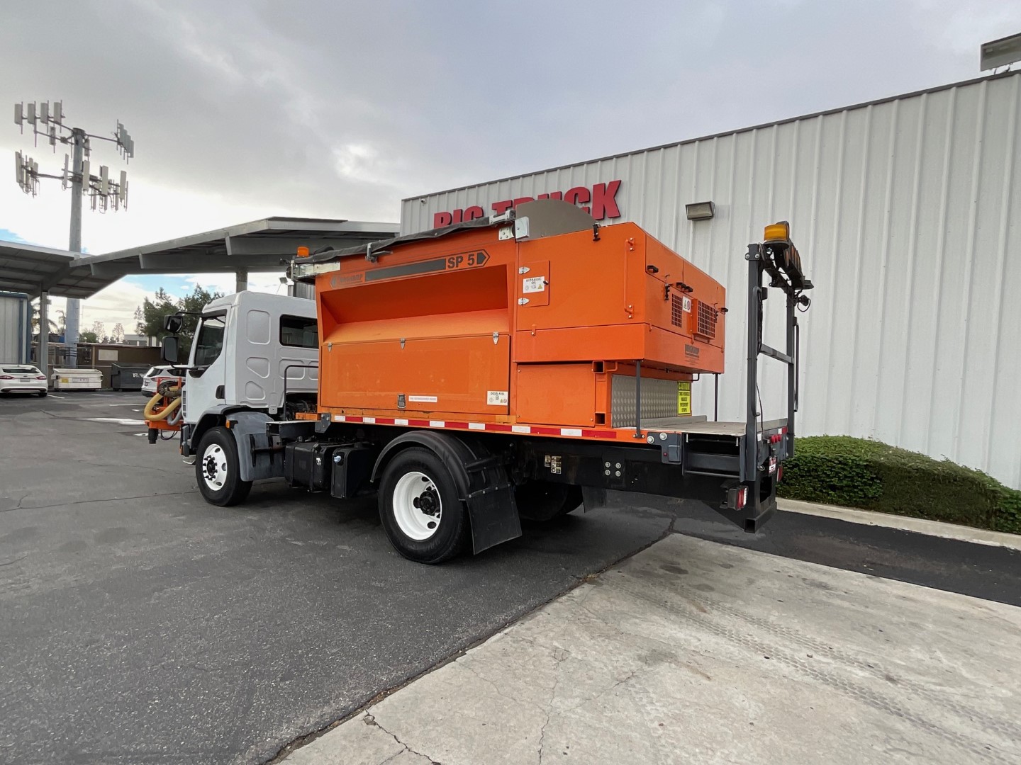 2017 Kenworth K370 Bergkamp SP5 Spray Injection Pothole Patcher For Sale