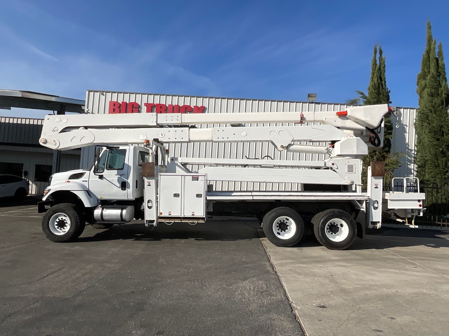 2013 International 7400 6x6 Altec A77T-E93 98' Bucket Truck For Sale