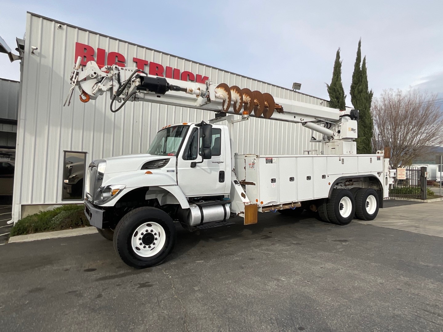 2013 International 7400 6x6 Altec D4065B-TR Digger Derrick Truck For Sale