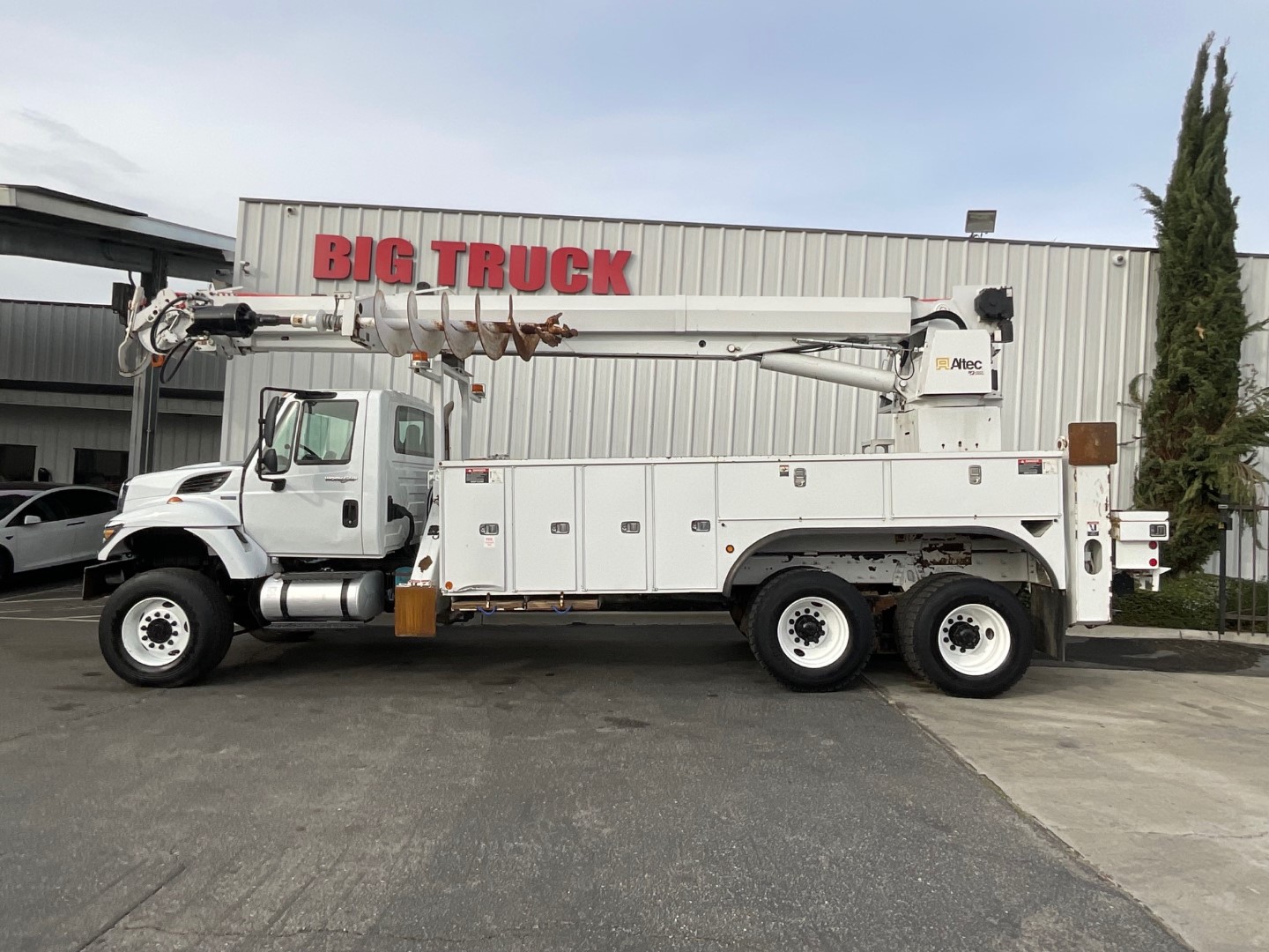 2013 International 7400 6x6 Altec D4065B-TR Digger Derrick Truck For Sale