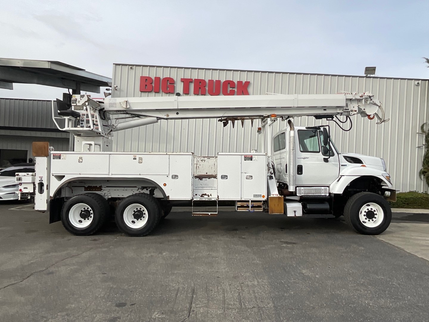 2013 International 7400 6x6 Altec D4065B-TR Digger Derrick Truck For Sale