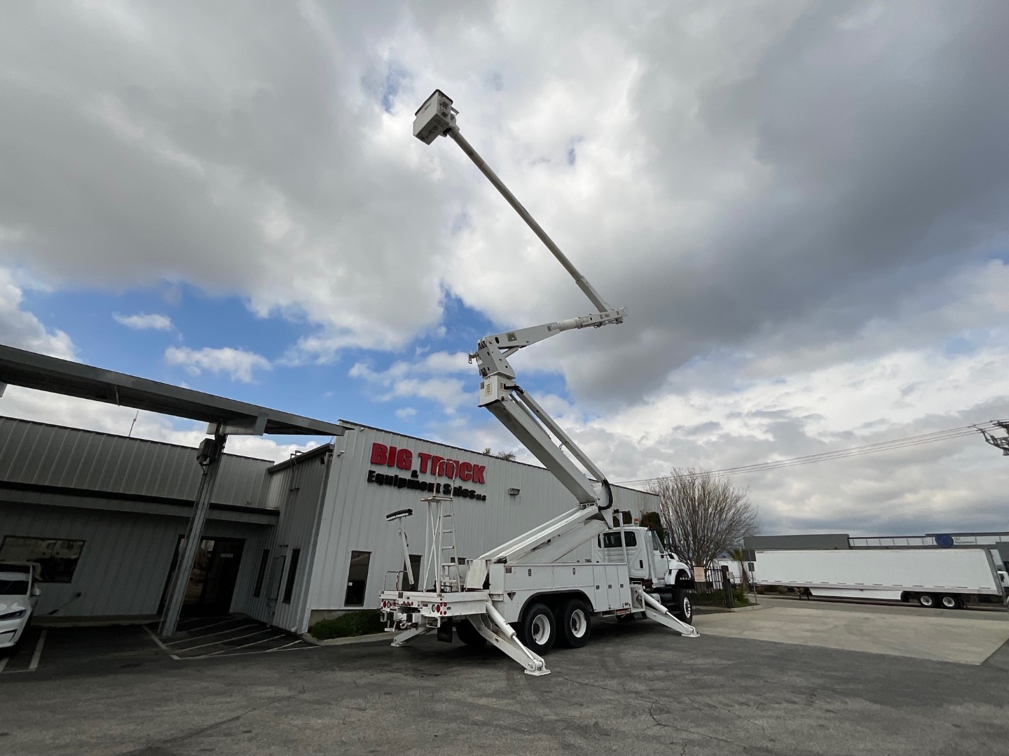 2012 International 7400 6x6 Altec AM900-E100 105' Bucket Truck For Sale