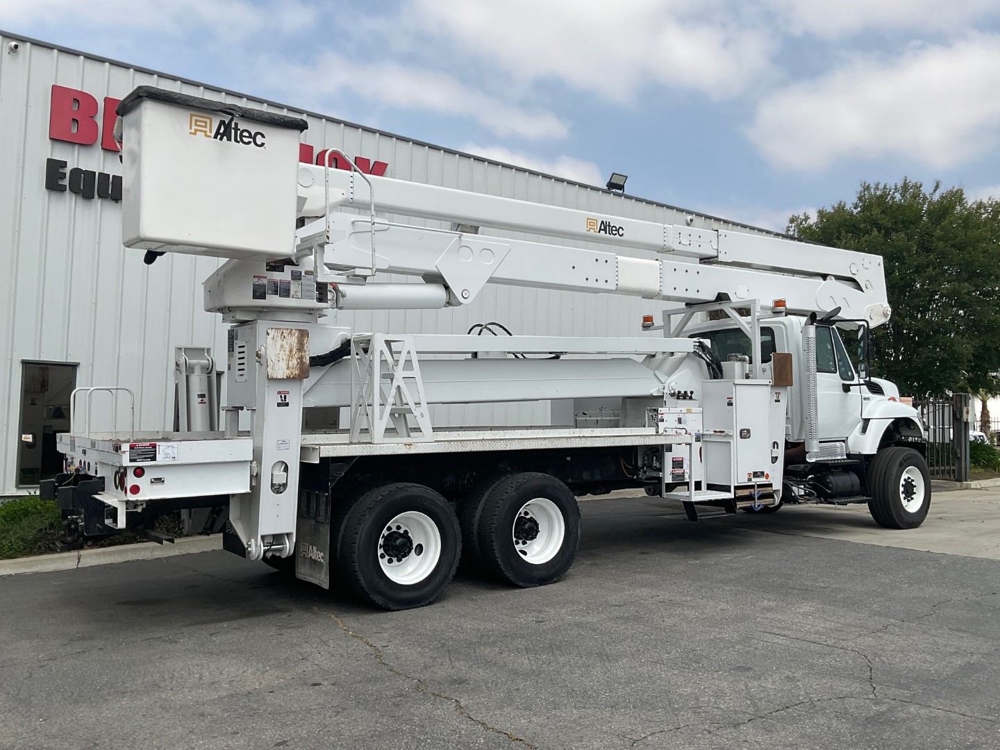 2015 International 7400 6x6 Altec A77T-E93 98' Bucket Truck For Sale