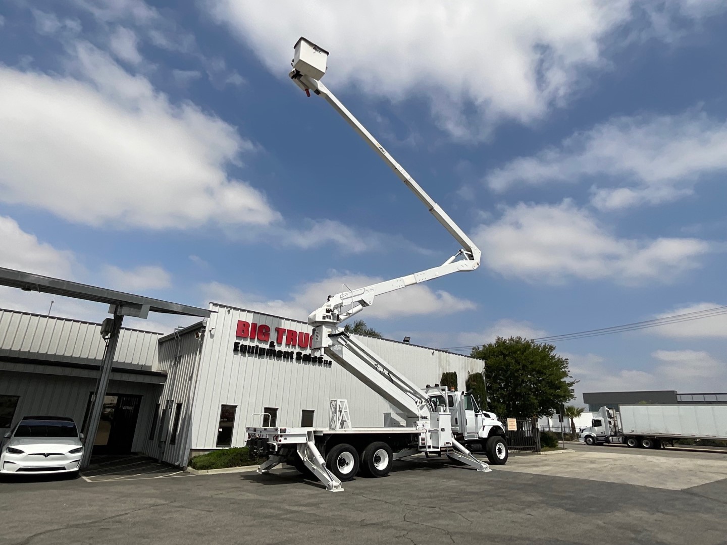 2015 International 7400 6x6 Altec A77T-E93 98' Bucket Truck For Sale