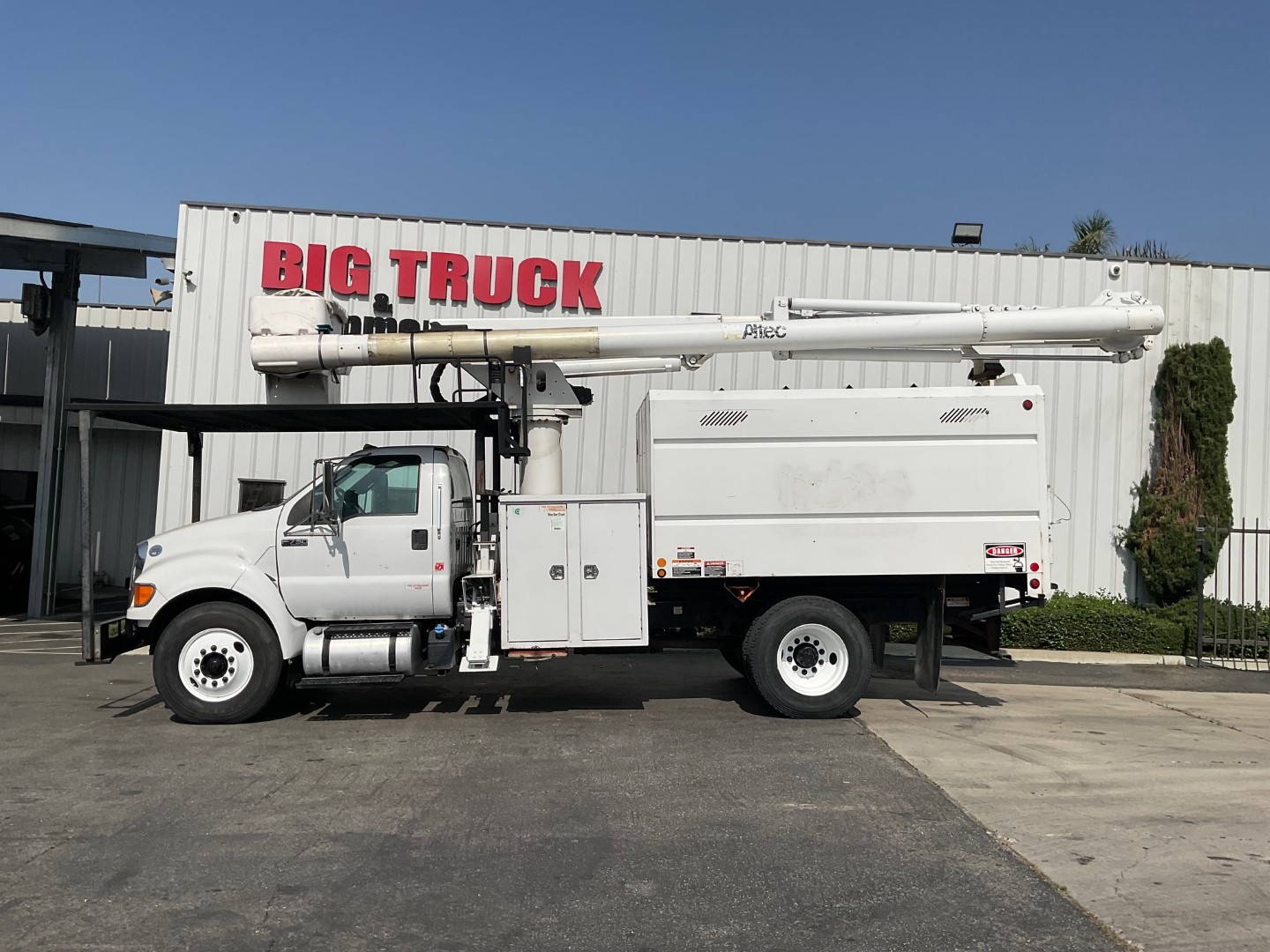 2013 Ford F750 Altec LR7 56 61' Forestry Bucket Truck For Sale