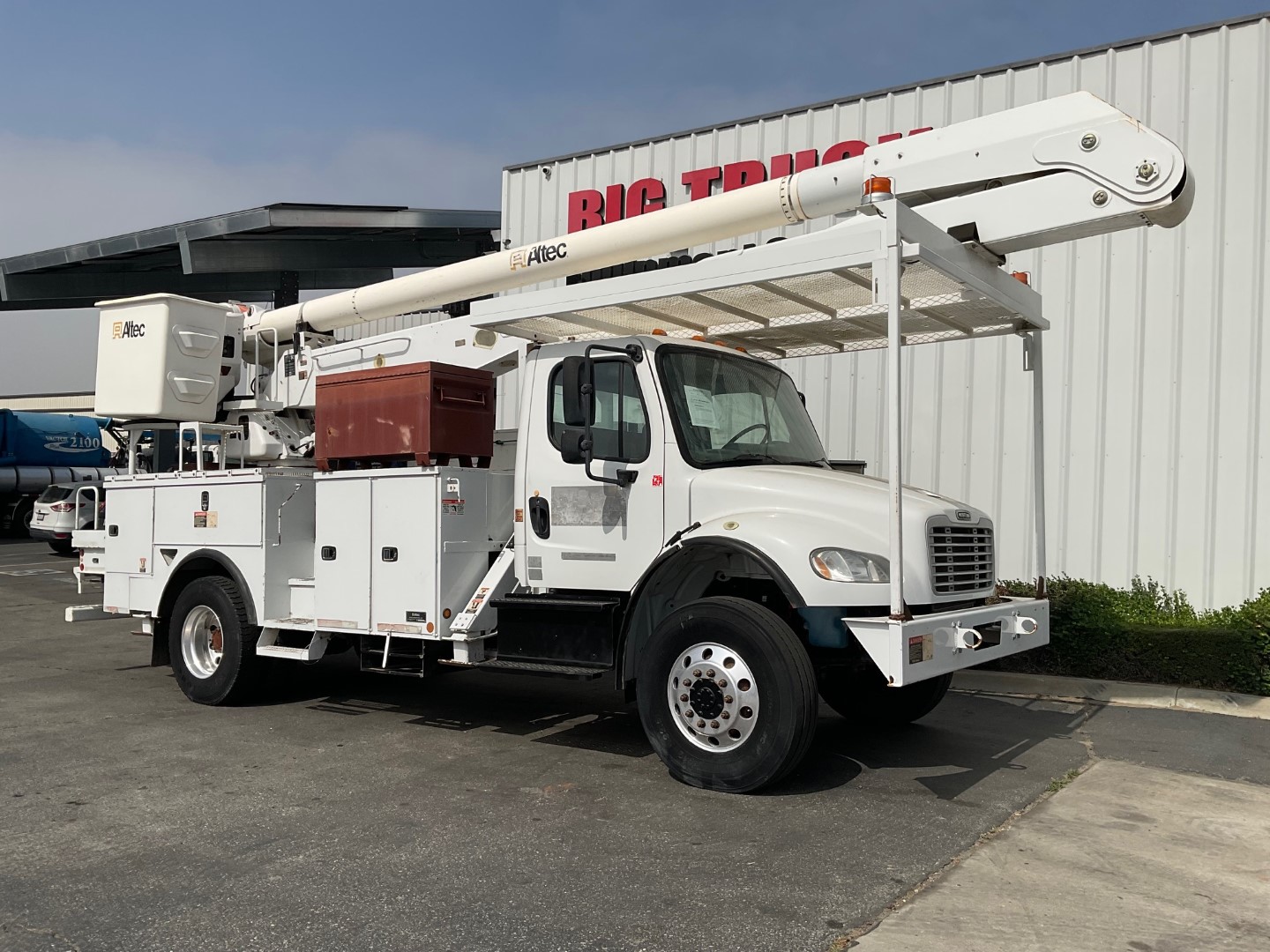 2014 Freightliner M2 4x4 Altec AA755 60' Bucket Truck For Sale