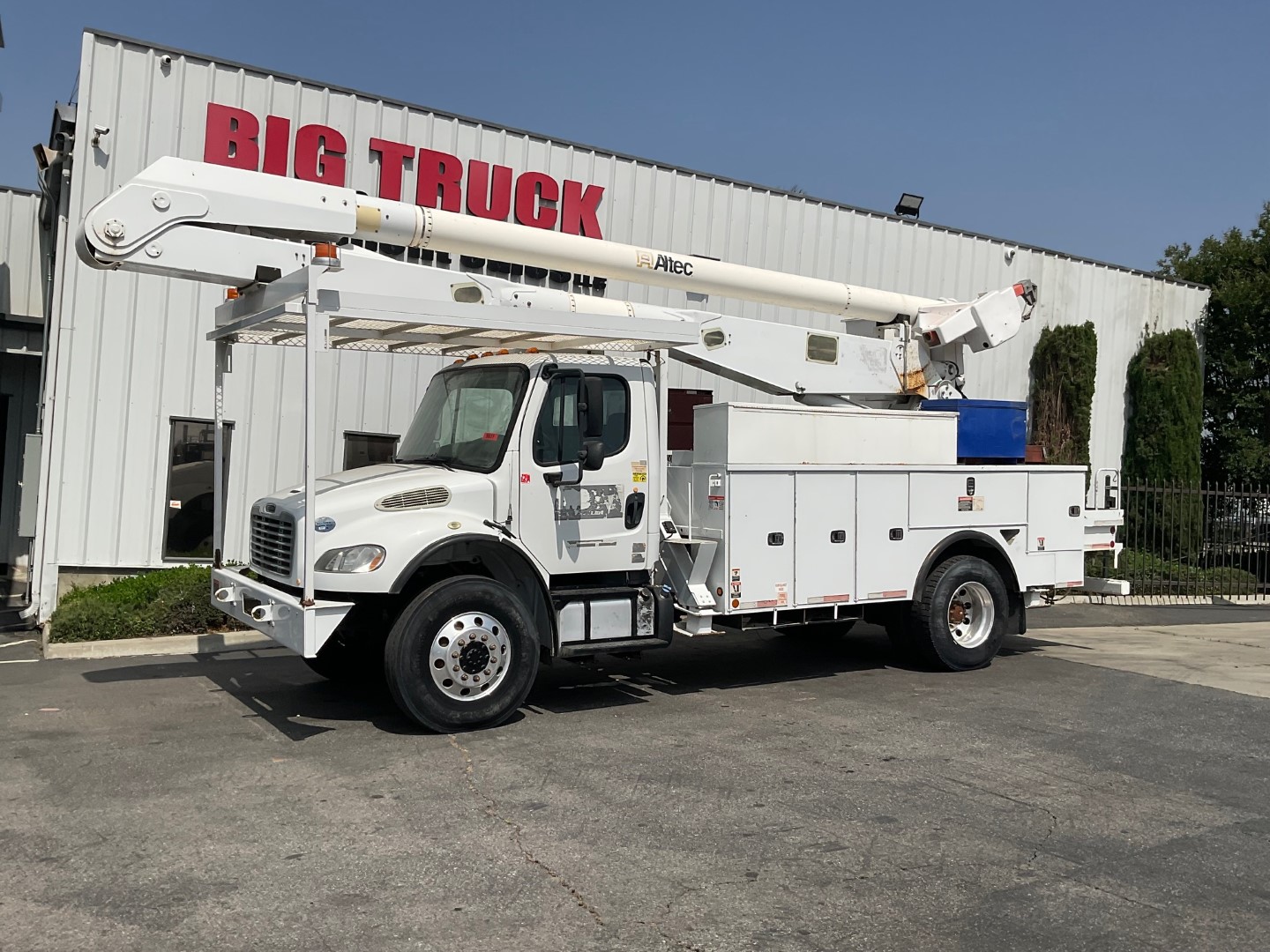 2014 Freightliner M2 4x4 Altec AA755 60' Bucket Truck For Sale
