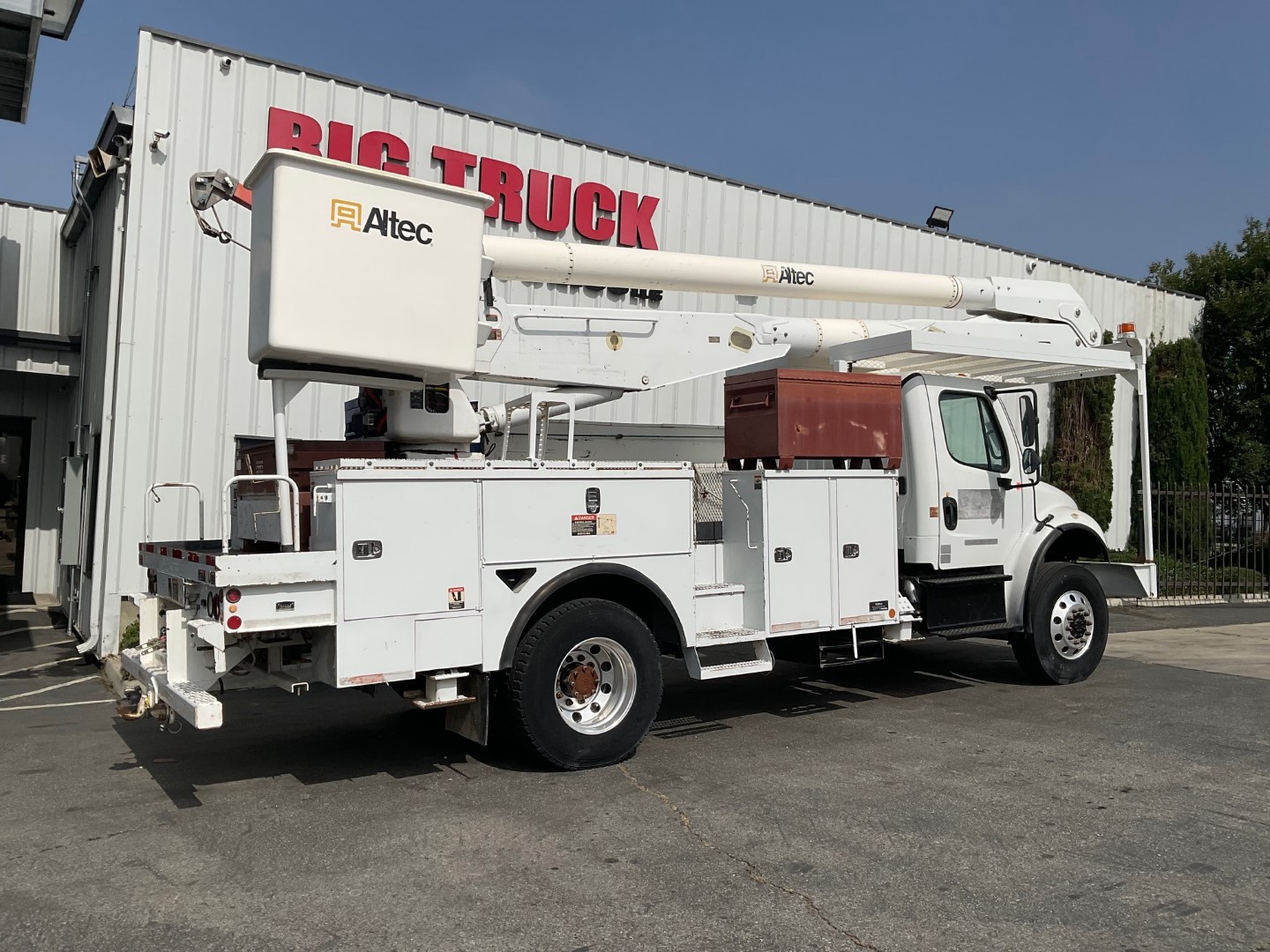 2014 Freightliner M2 4x4 Altec AA755 60' Bucket Truck For Sale