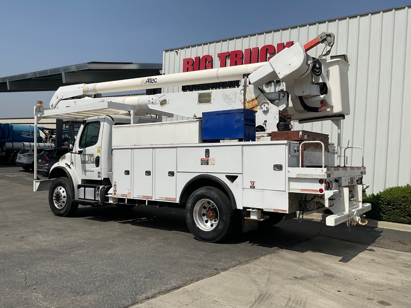 2014 Freightliner M2 4x4 Altec AA755 60' Bucket Truck For Sale