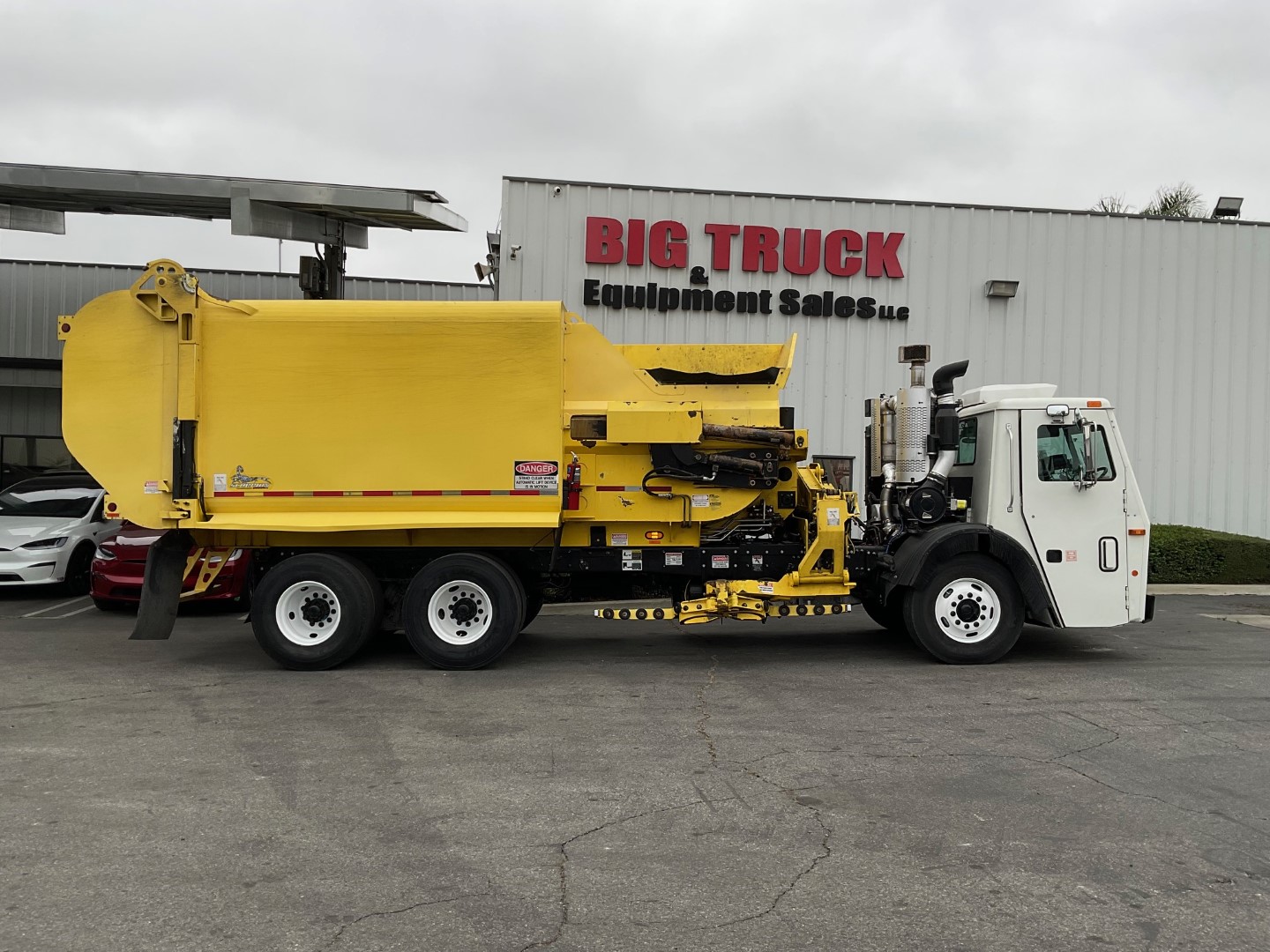 2016 Mack LEU613 Dadee Scorpion Side Loader Garbage Truck For Sale