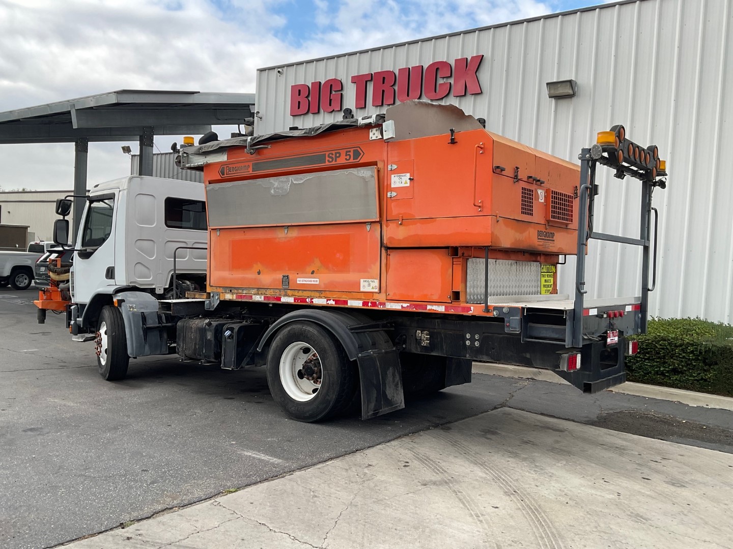 2017 Kenworth K370 Bergkamp SP5 Spray Injection Pothole Patcher For Sale