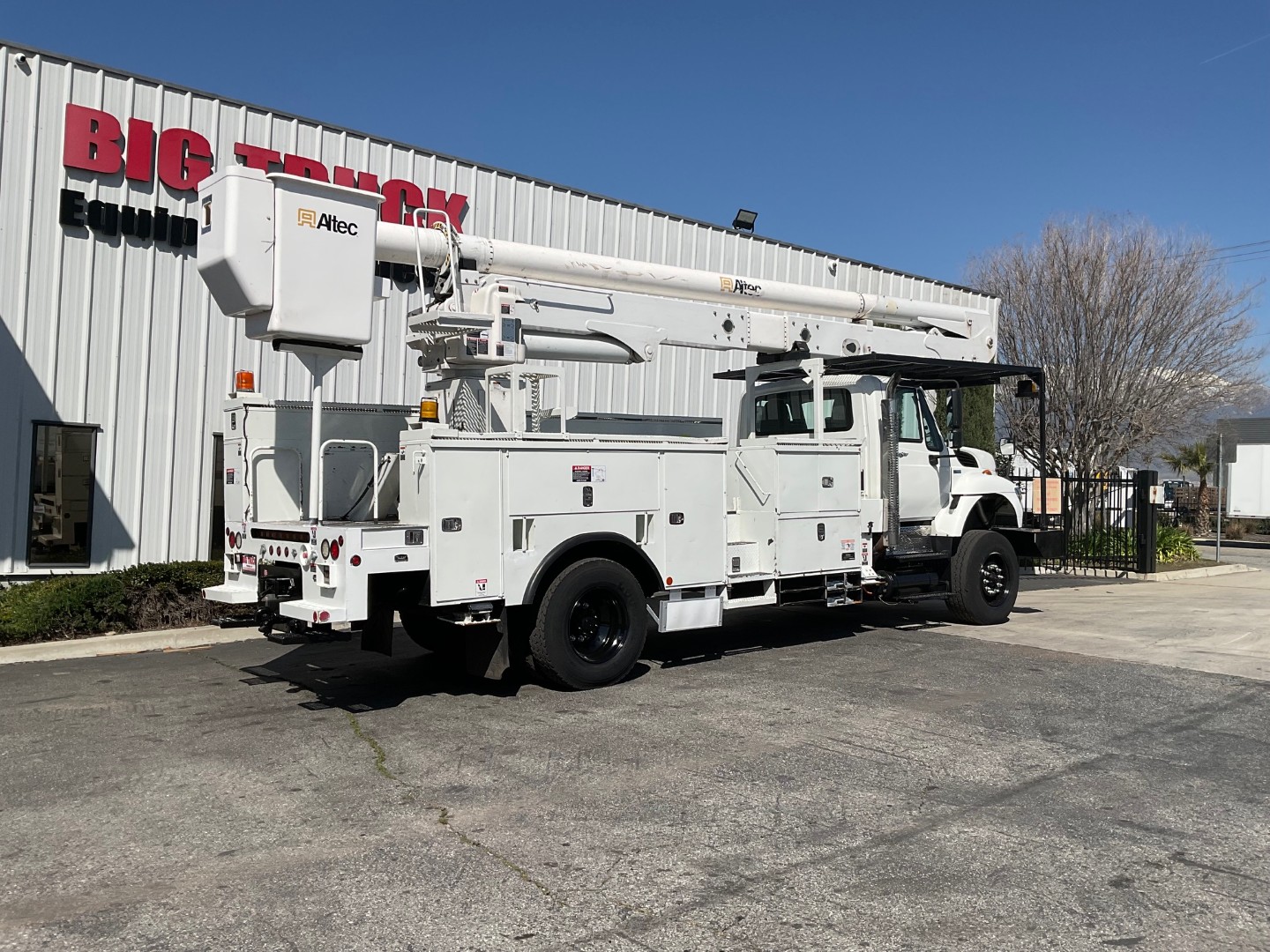 2012 International 7500 Altec AA60E 65' Bucket Truck For Sale
