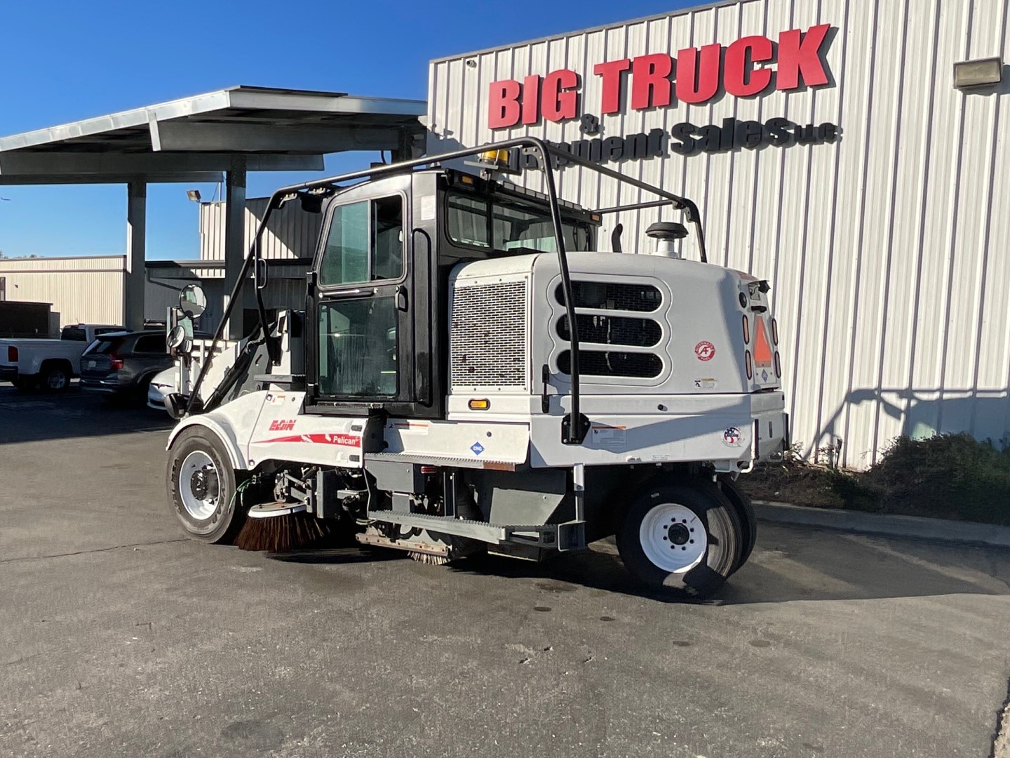 2018 Elgin Pelican CNG Street Sweeper For Sale
