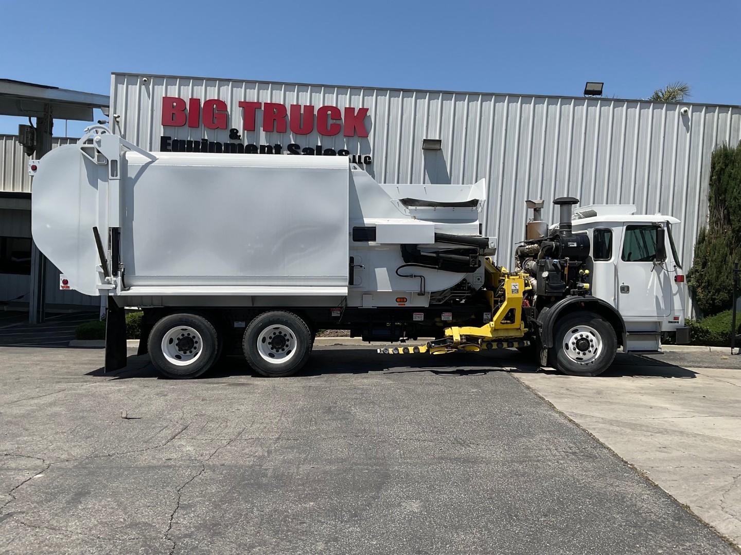 2016 Autocar Xpeditor Dadee Scorpion Side Loader Garbage Truck For Sale