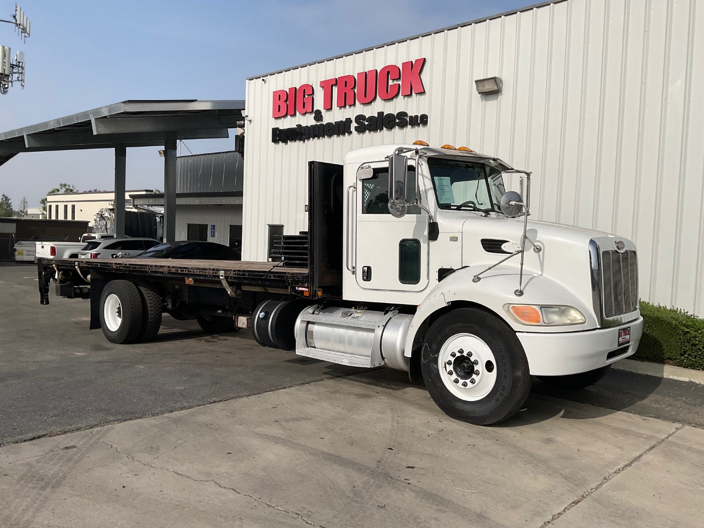 2013 Peterbilt 337 24' Flatbed Stakebed Truck For Sale