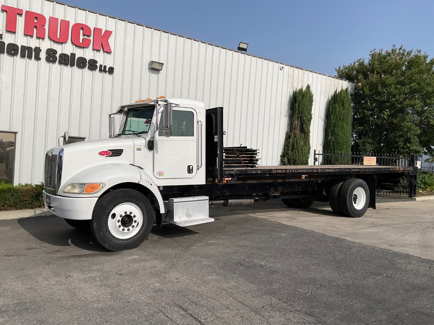 2013 Peterbilt 337 24' Flatbed Stakebed Truck For Sale