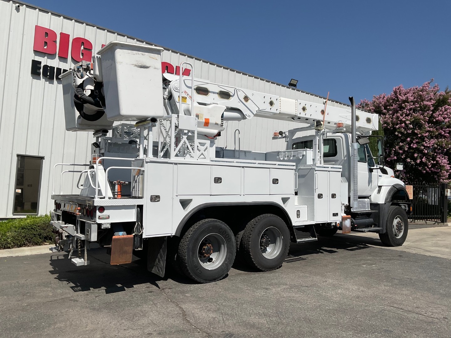 2013 International 7500 6x6 Altec AM55-MH 60' Bucket Truck For Sale