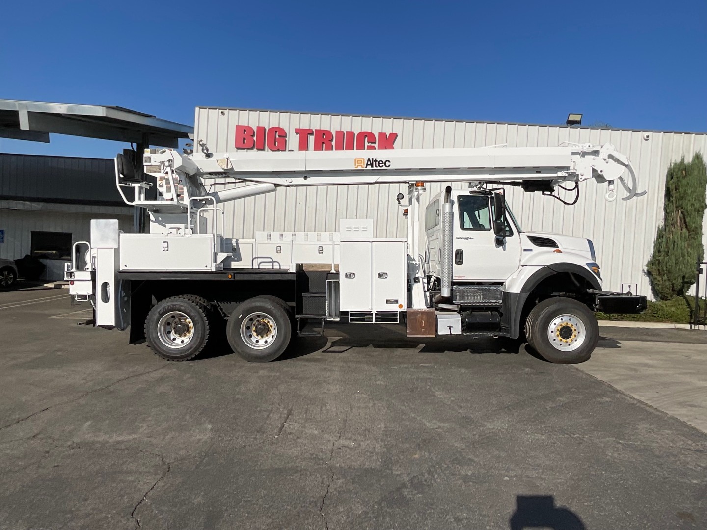 2012 International 7400 6x6 Altec D4065A-TR Digger Derrick Truck For Sale