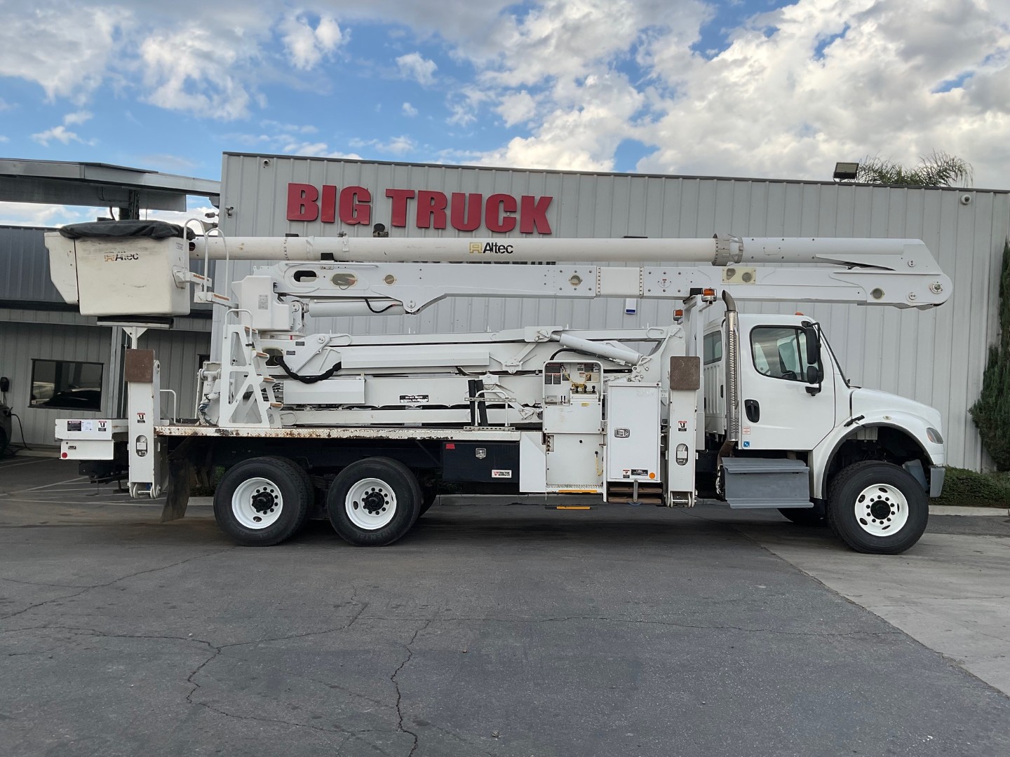 2017 Freightliner M2 6x6 Altec AN67-E100 105' Elevator Bucket Truck For ...